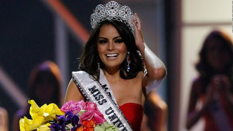 20 Most Beautiful Latina Instagram Models to Follow in 2023